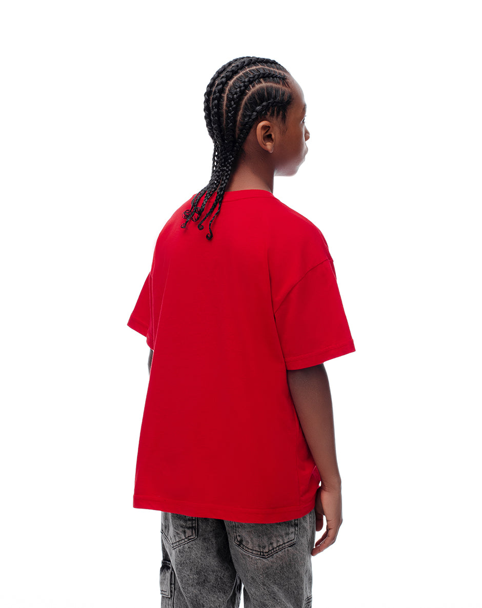 Camiseta roja, agrega un toque de color a tus looks con Gef