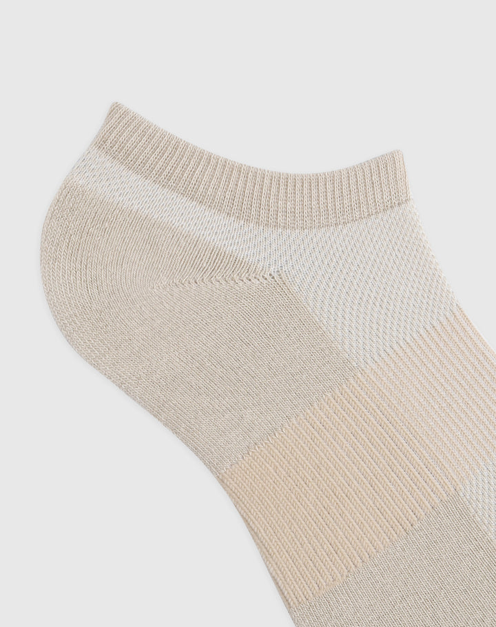 Medias para mujer que se adaptan a ti, disponibles en Gef