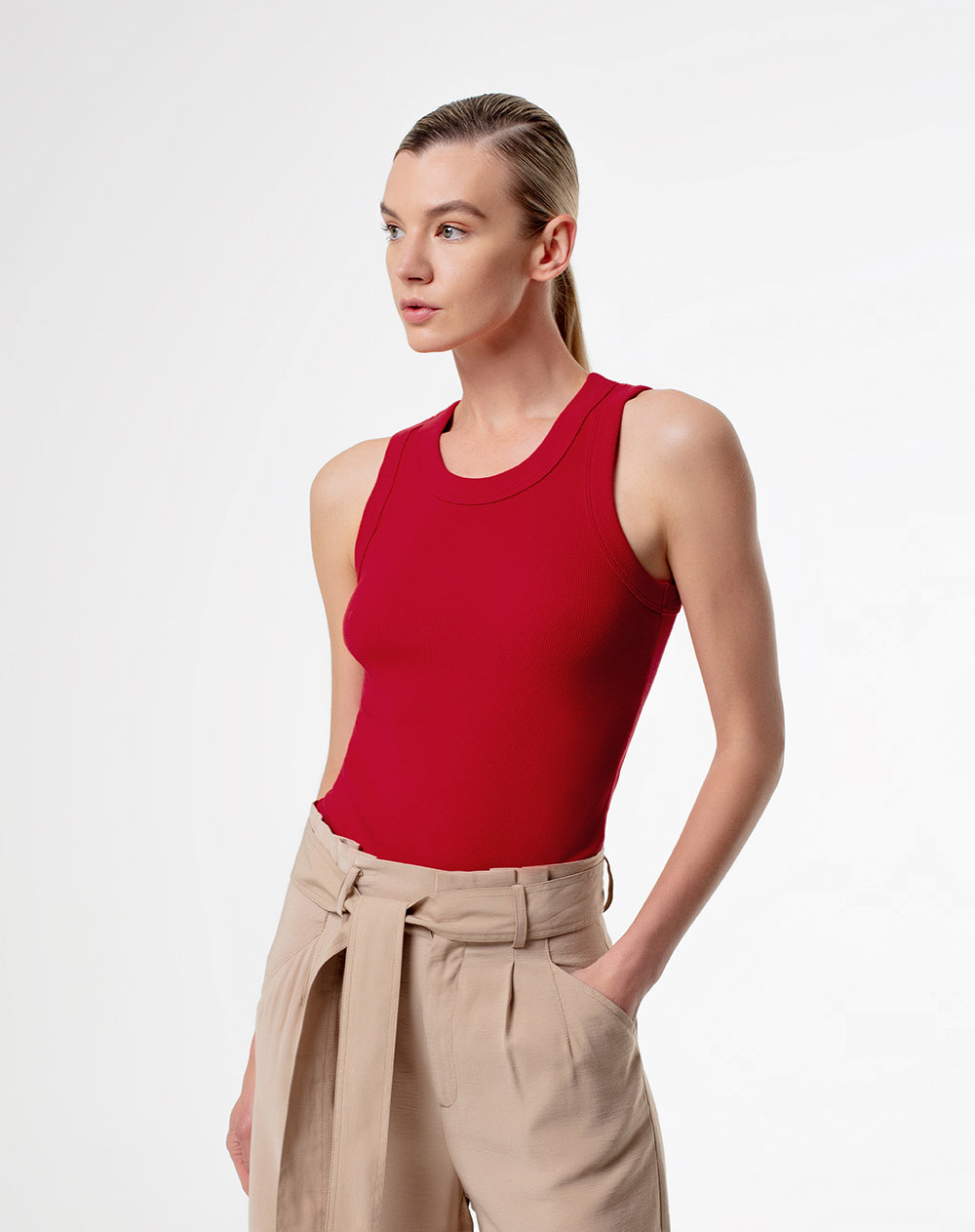 Camiseta Roja, Agrega un Toque de Color a tus Looks con gef – Gef Colombia